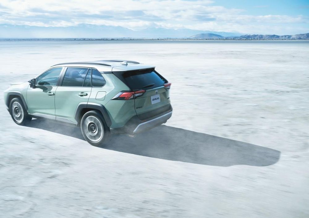Toyota Introduces All-New RAV4 In Japan – With Torque-Vectoring AWD ...