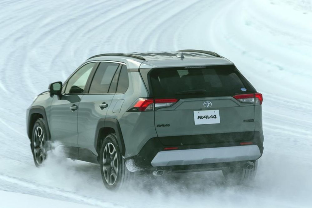 Toyota Introduces All-New RAV4 In Japan – With Torque-Vectoring AWD ...