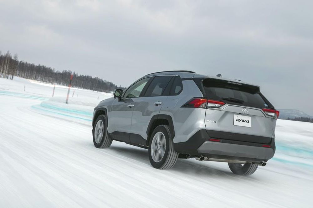 Toyota Introduces All-New RAV4 In Japan – With Torque-Vectoring AWD ...