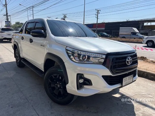 ซื้อรถ Toyota Hilux Revo double-cab 2.4 G Prerunner Rocco Double Cab ...