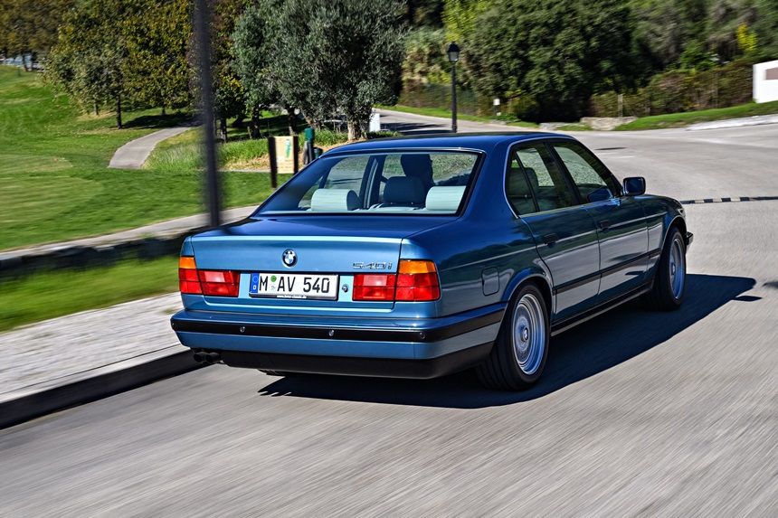BMW 5 Series 540i (E34) - PHOTOS - Carlist.my
