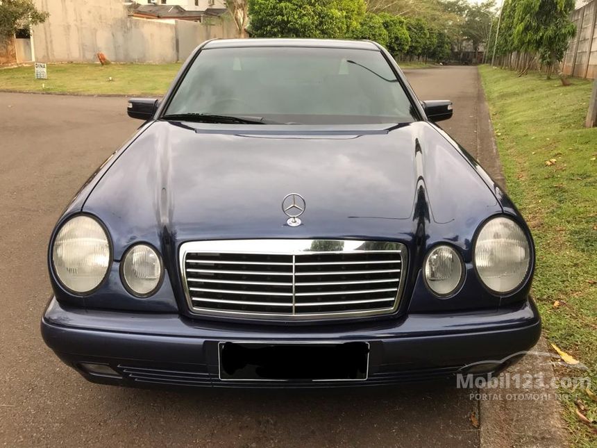 Jual Mobil Mercedes-Benz E230 1997 W210 2.3 Automatic 2.3 di Banten ...