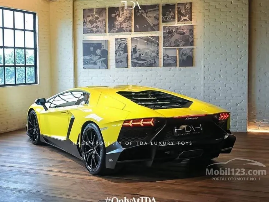 Jual Mobil Lamborghini Aventador 2013 LP720-4 50 Anniversario 6.5 di ...