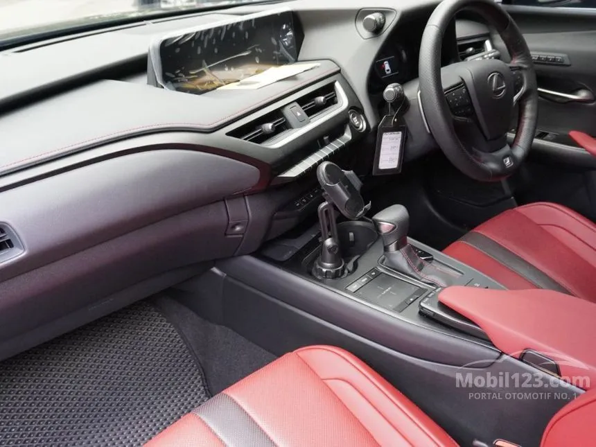 Jual Mobil Lexus UX200 2019 F Sport 2.0 di Jawa Barat Automatic ...