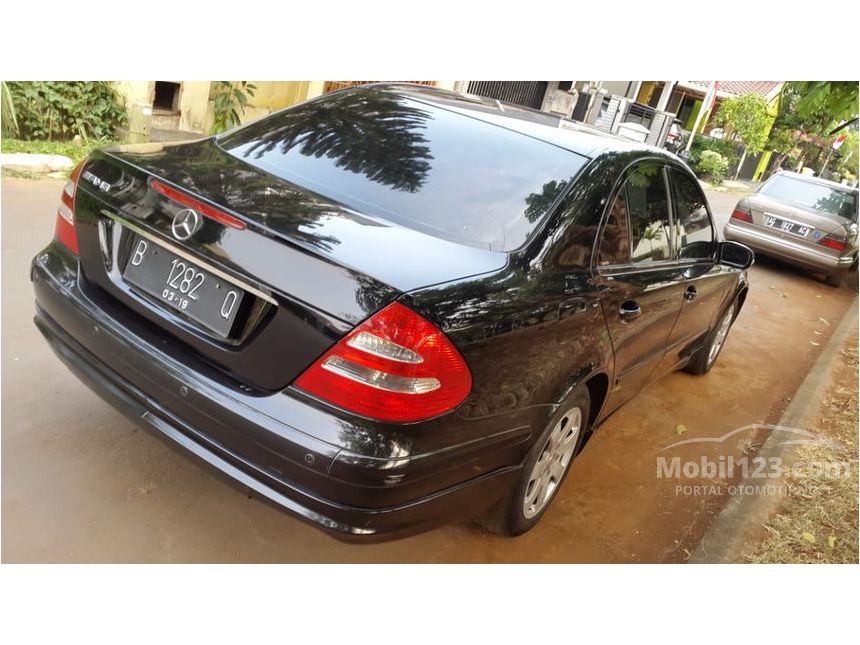 Jual Mobil Mercedes-Benz E200K 2004 1.8 di DKI Jakarta Automatic Sedan ...