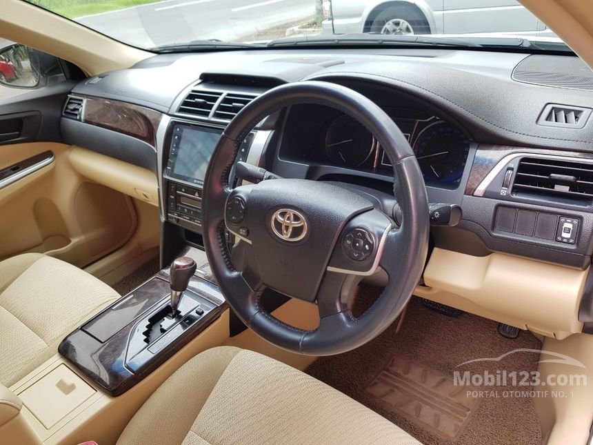 Jual Mobil Toyota Camry 2016 V 2.5 di Jawa Timur Automatic Sedan Putih ...