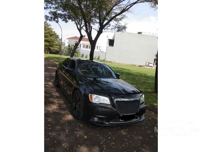 Jual Mobil Chrysler 300C 2013 SRT8 6.4 di Banten Automatic Sedan Hitam ...