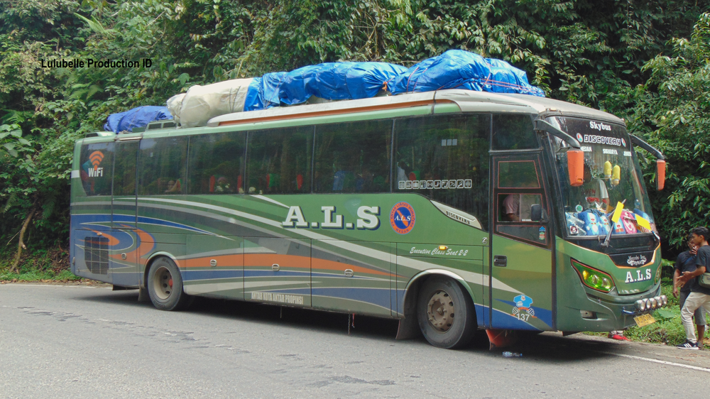 5 Fakta Menarik Bus Mercedes-Benz OH 1521, Si Kuler Jahat yang Legendaris - Berita Otomotif ...