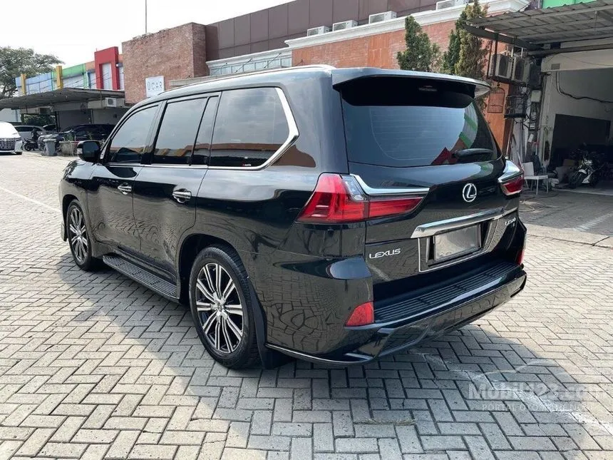 Jual Mobil Lexus LX570 2022 5.7 di DKI Jakarta Automatic SUV Hitam Rp 3.295.000.000 - 10053983 ...