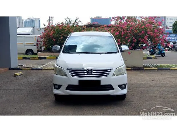 Jual Toyota Kijang Innova Diesel 2012 Bekas di Indonesia Harga Kredit ...