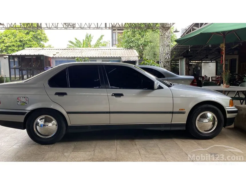 Jual Mobil BMW 318i 1997 E36 1.8 Manual 1.8 di DKI Jakarta Manual Sedan Silver Rp 65.000.000 ...