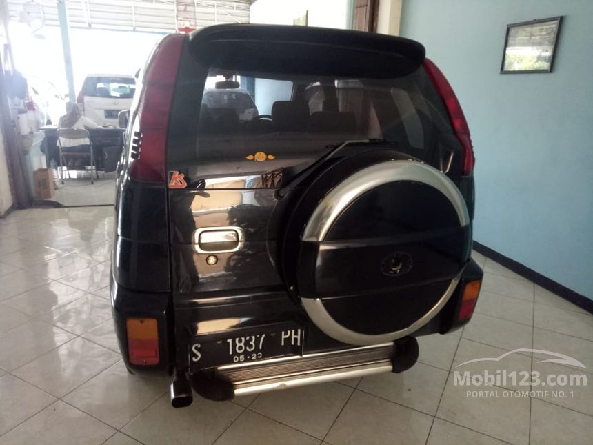 Jual Mobil Daihatsu Taruna 2000 CSR 1.6 di Jawa Timur Manual SUV Hitam ...