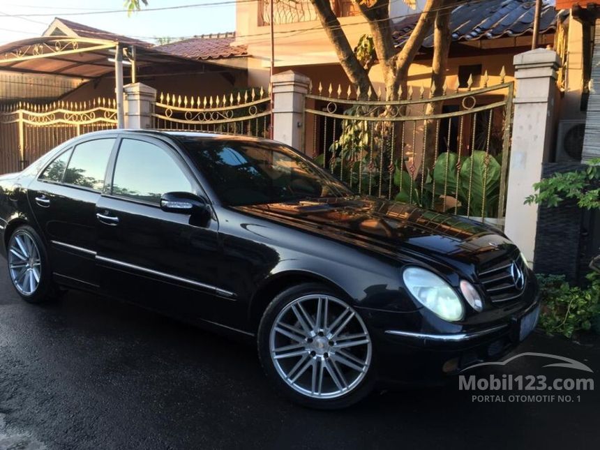 Jual Mobil Mercedes-Benz E240 2005 W211 2.6 di DKI Jakarta Automatic Sedan Hitam Rp 122.000.000 ...