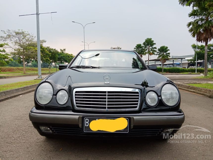 Jual Mobil Mercedes-Benz E230 1998 W210 2.3 Automatic 2.3 di Banten ...