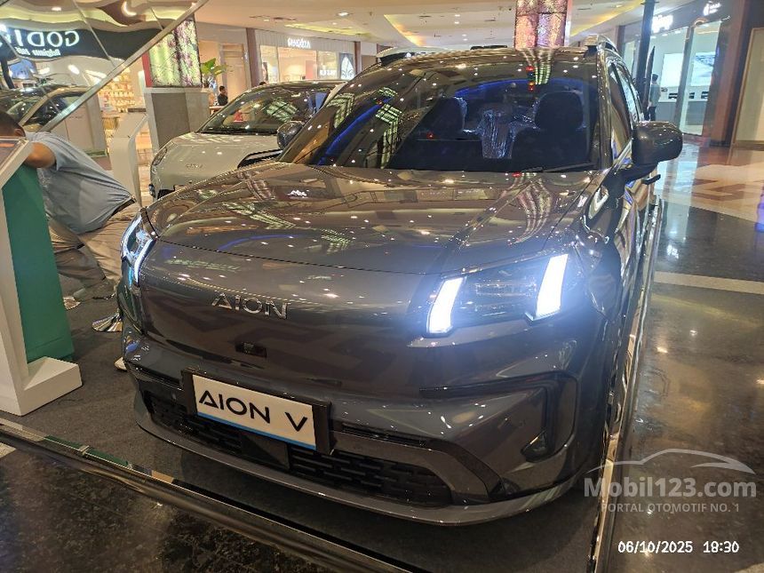 Jual Mobil GAC AION V 2025 Luxury di Banten Automatic SUV Abu-abu Rp ...