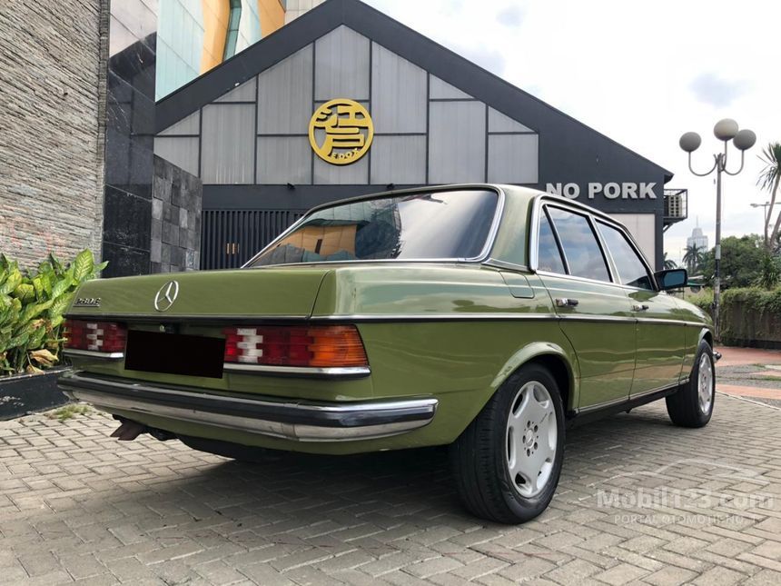 Jual Mobil Mercedes-Benz 280E 1982 W123 2.7 di DKI Jakarta Manual Sedan Hijau Rp 65.000.000 ...