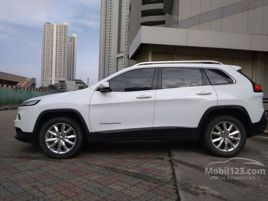 Jual Mobil Jeep Cherokee 2015 Limited 2.4 di DKI Jakarta Automatic SUV ...