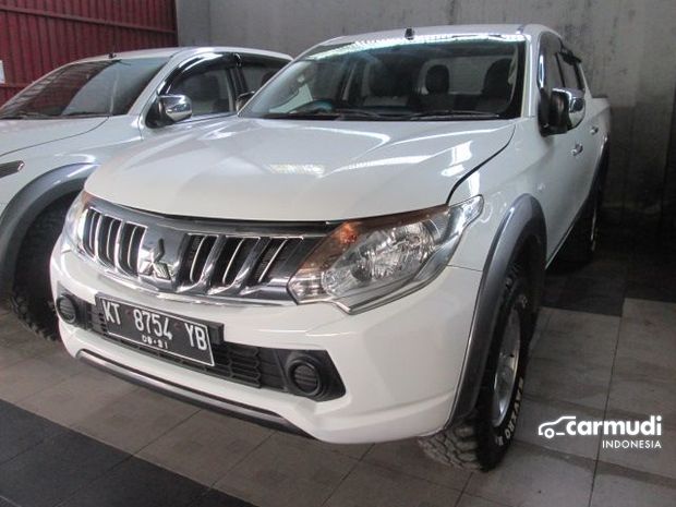 Beli Mobil Mitsubishi Strada Bekas, Kisaran Harga & Review 2021 ...