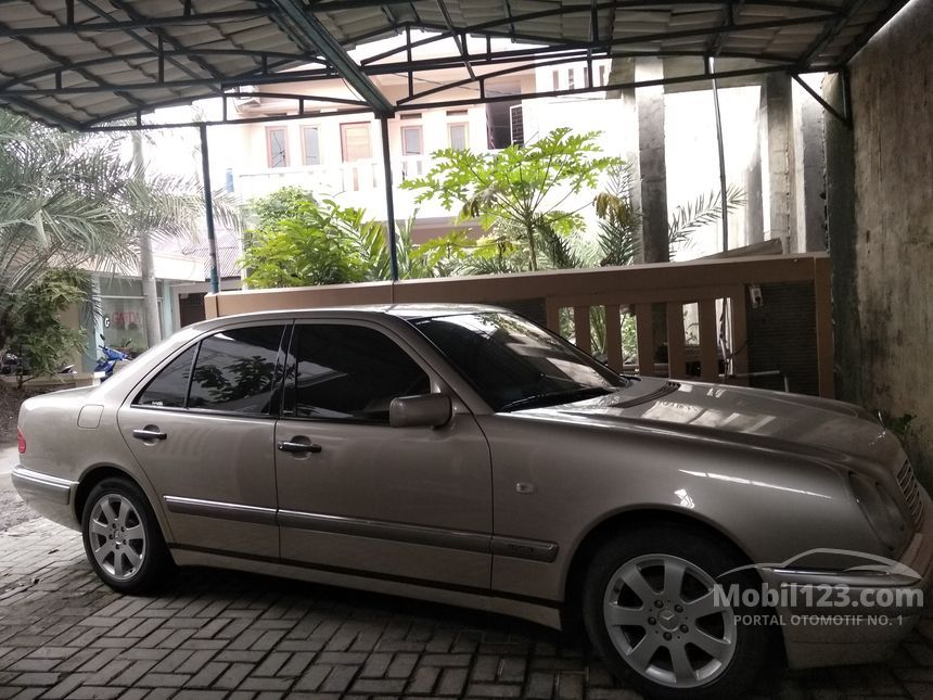 Jual Mobil Mercedes-Benz E230 1998 W210 2.3 Automatic 2.3 di DKI Jakarta Automatic Sedan Coklat ...