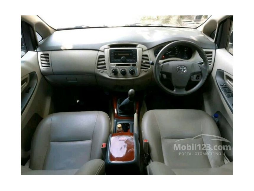 Jual Mobil Toyota Kijang Innova 2013 J 2.0 di Jawa Timur Manual MPV ...