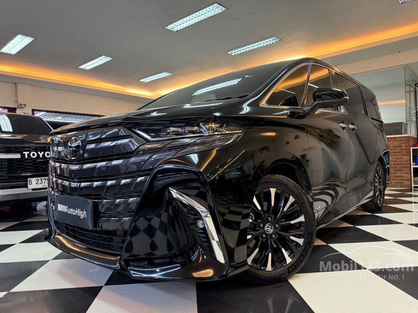 Jual Mobil Toyota Alphard 2023 HEV (Non Premium Color) 2.5 di DKI ...