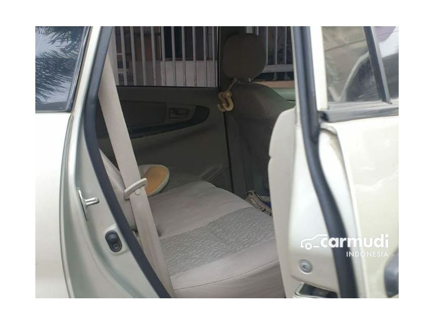 Toyota Kijang Innova 2011 E 2.0 in Jawa Timur Manual MPV Silver for Rp ...