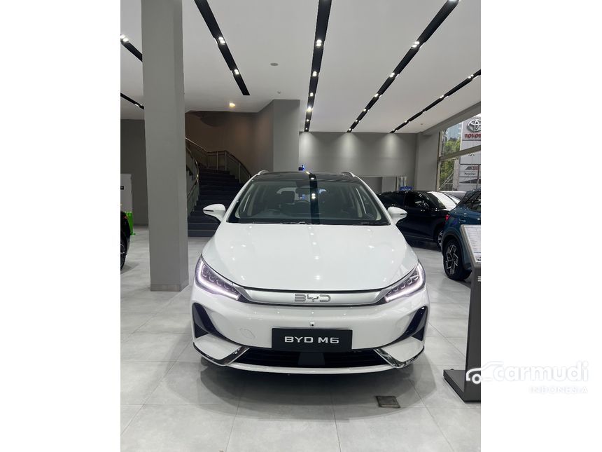 BYD M6 2025 Superior 7-seaters in DKI Jakarta Automatic MPV White for ...