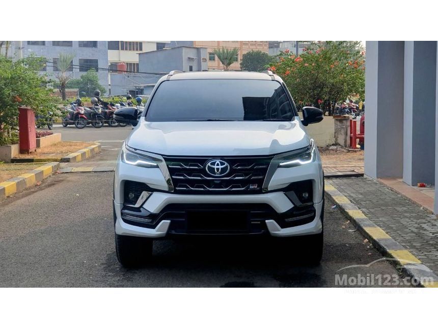 Jual Mobil Toyota Fortuner 2024 GR Sport Two-Tone 2.8 di DKI Jakarta ...
