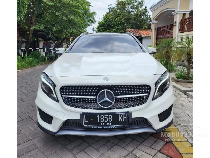 Jual Mobil Mercedes-Benz GLA200 2015 Sport 1.6 di Jawa Timur Automatic ...