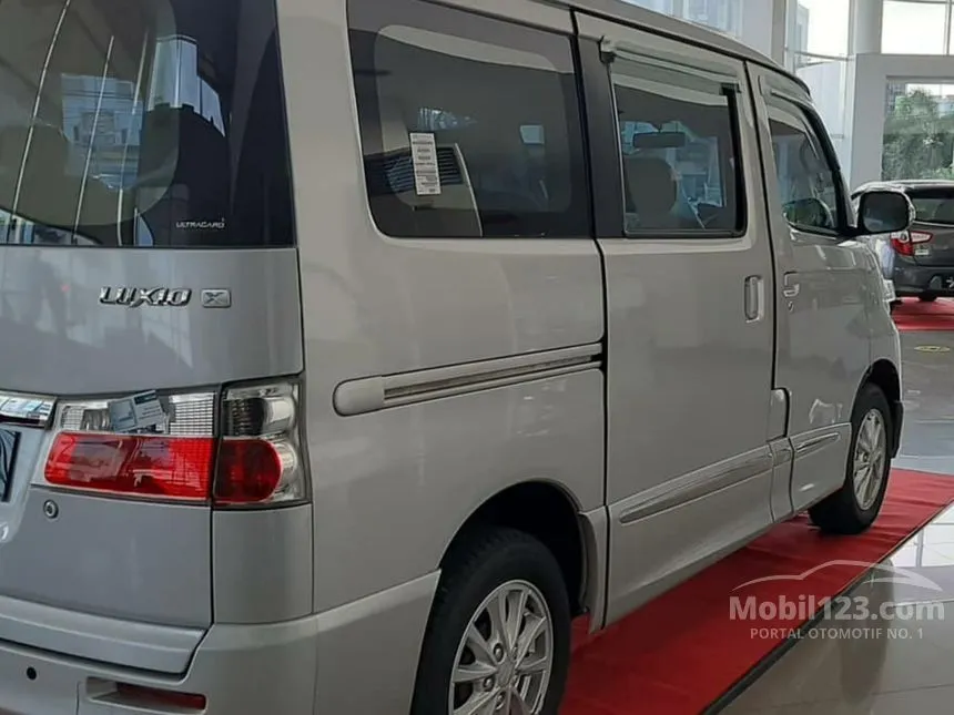 Jual Mobil Daihatsu Luxio 2022 X 1.5 di Banten Manual MPV Silver Rp 230 ...