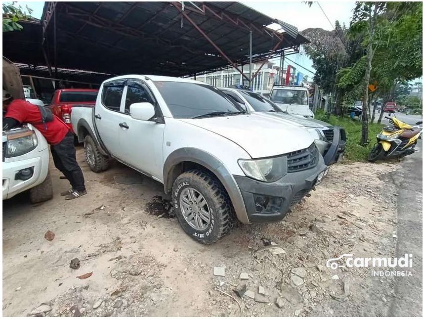 Jual Mobil Mitsubishi Strada 2011 3.0 di Kalimantan Timur Manual Double ...