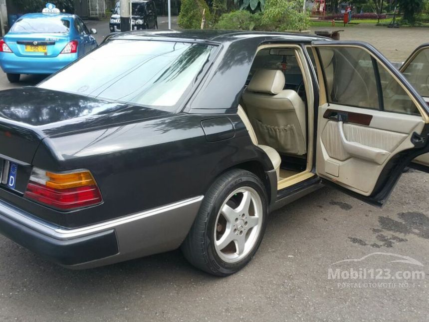 Jual Mobil Mercedes-Benz 300E 1988 3.0 di DKI Jakarta Automatic Sedan ...