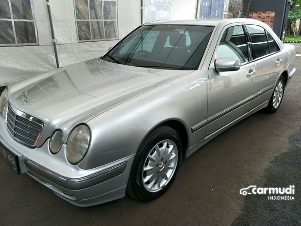 Beli Mercedes-Benz E260 Elegance Mobil Bekas, Kisaran Harga - Dari 2 ...