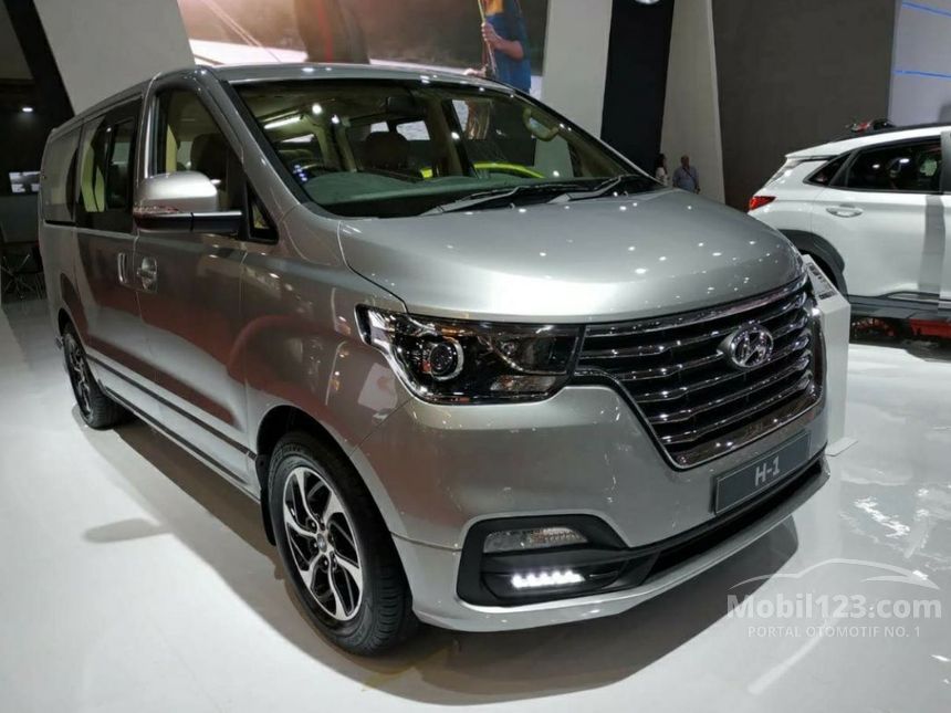 Jual Mobil Hyundai H-1 2021 Royale Limited 2.5 di DKI Jakarta Automatic ...