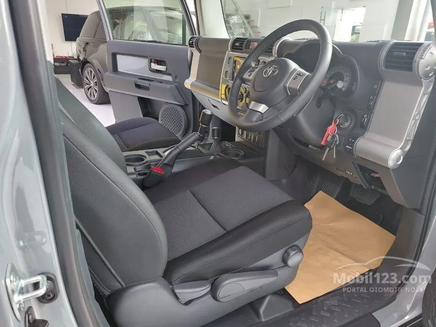 Jual Mobil Toyota FJ Cruiser 2022 4.0 di DKI Jakarta Automatic SUV Abu ...