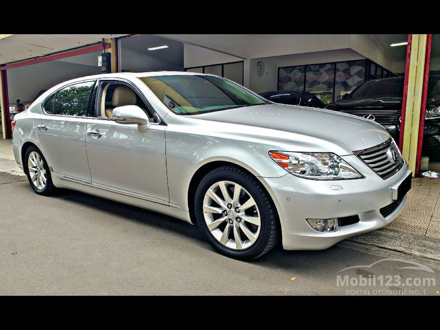 Jual Mobil Lexus LS460L 2010 XF40 4.6 di DKI Jakarta Automatic Sedan ...