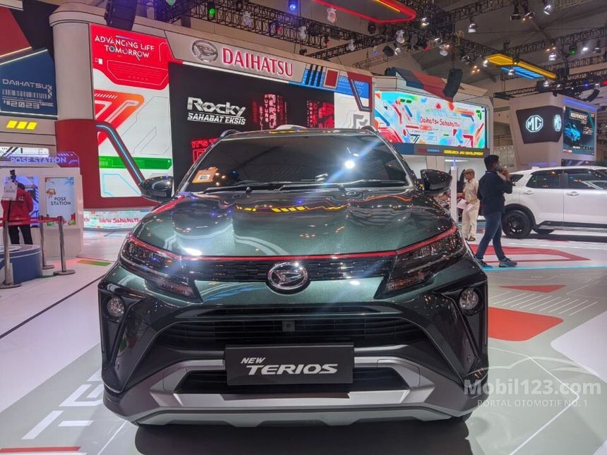 Jual Mobil Daihatsu Terios 2024 R Custom 1.5 di Banten Automatic SUV ...
