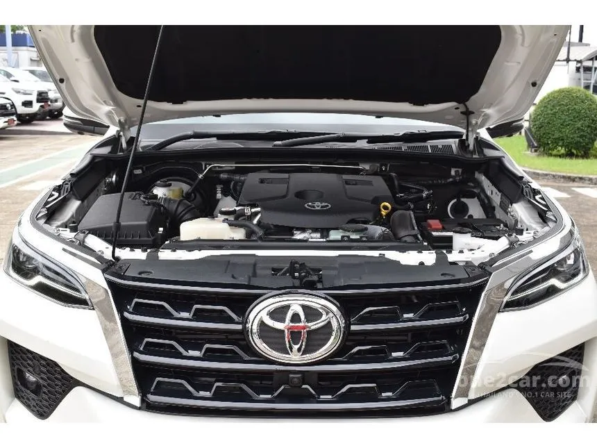 2022 Toyota Fortuner 2.4 (ปี 15-21) V SUV for sale on One2car