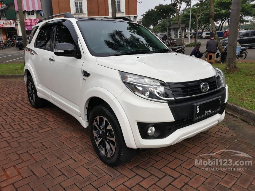 Jual Mobil Daihatsu Terios 2017 CUSTOM 1.5 di Banten Manual SUV Putih ...