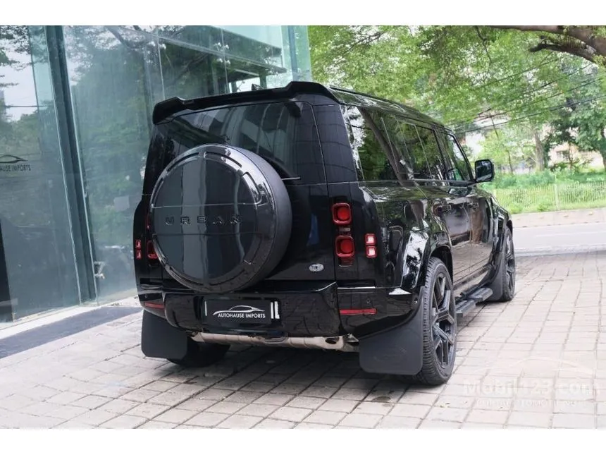 Jual Mobil Land Rover Defender 2022 110 P400 Explorer Package 3.0 di ...