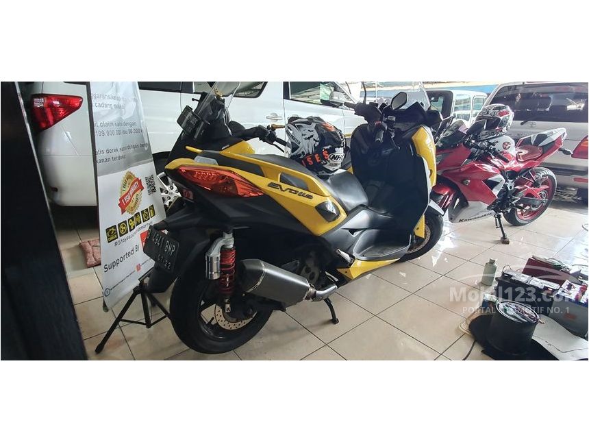 Jual Motor Yamaha X-MAX 2017 0.3 di DKI Jakarta Automatic Others Kuning ...