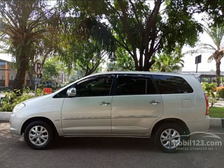 Jual Mobil Toyota Kijang Innova 2007 V 2.0 di Banten Manual MPV Silver ...