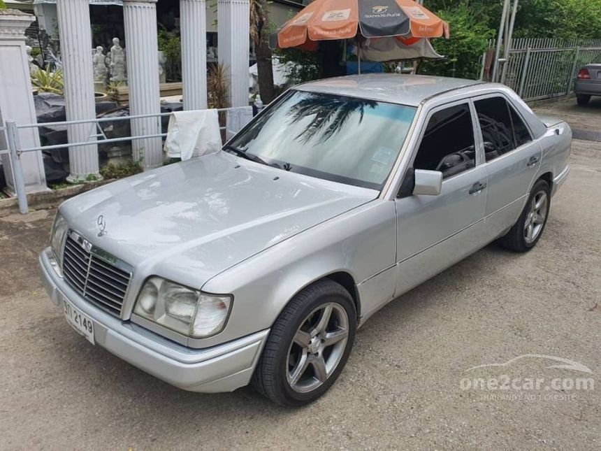 Mercedes-Benz 220E 2004 2.2 in กรุงเทพและปริมณฑล Automatic Sedan สีเงิน ...
