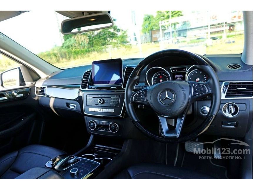 Jual Mobil Mercedes-Benz GLS400 2017 4MATIC 3.0 di Jawa Timur Automatic ...