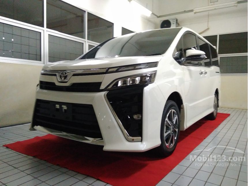 Jual Mobil Toyota Voxy 2018 R80 2.0 di Jawa Barat Automatic Wagon Putih ...
