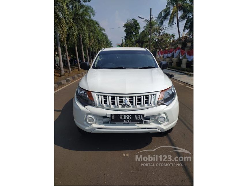 Jual Mobil Mitsubishi Strada Triton 2015 HD-X 2.8 di DKI Jakarta Manual ...