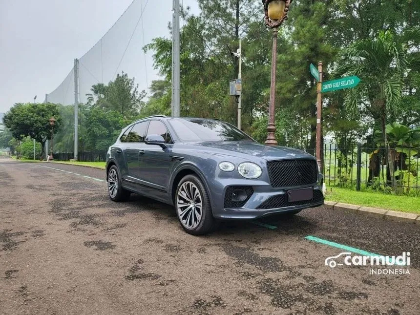 Jual Mobil Bentley Bentayga 2022 First Edition Hybrid 3.0 di DKI ...