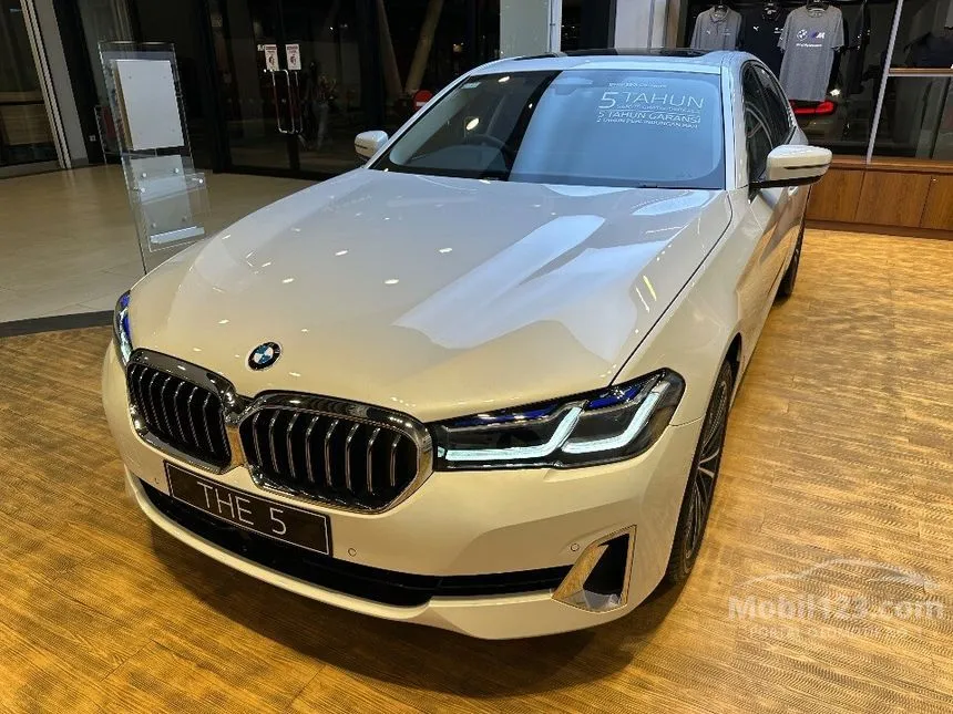 Jual Mobil BMW 530i 2023 Opulence 2.0 di DKI Jakarta Automatic Sedan Putih Rp 1.525.000.000 ...