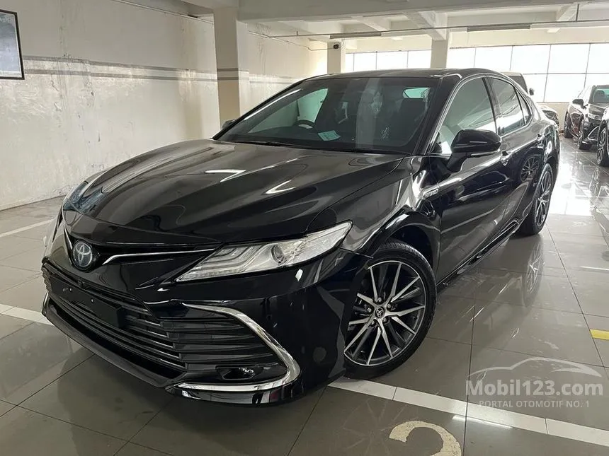 Jual Mobil Toyota Camry 2023 HV TSS 2 2.5 di DKI Jakarta Automatic ...