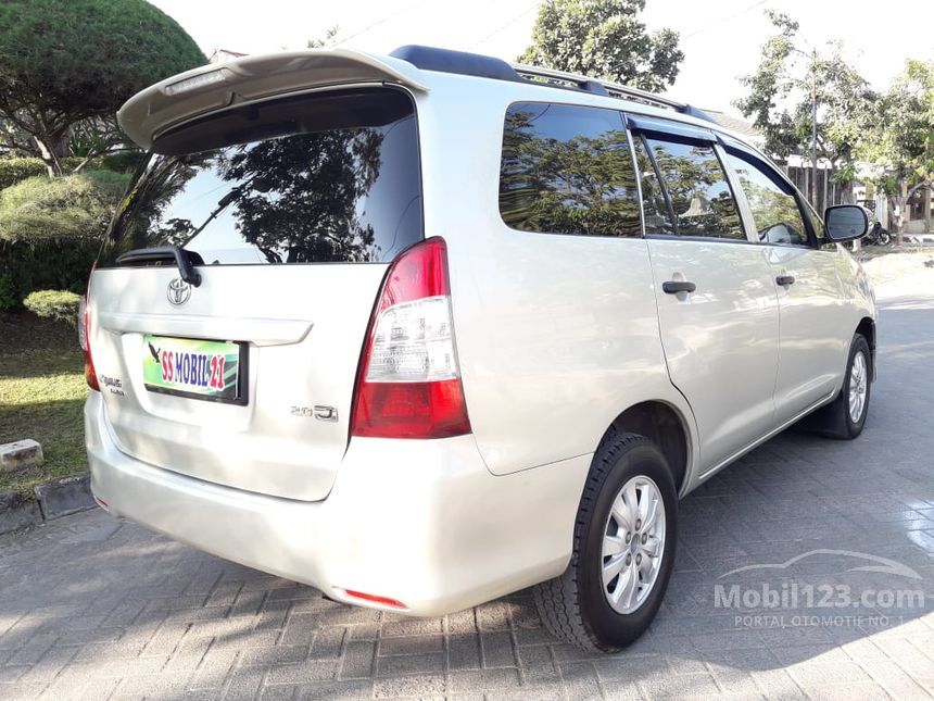 Jual Mobil Toyota Kijang Innova 2012 J 2.0 di Jawa Timur Manual MPV ...